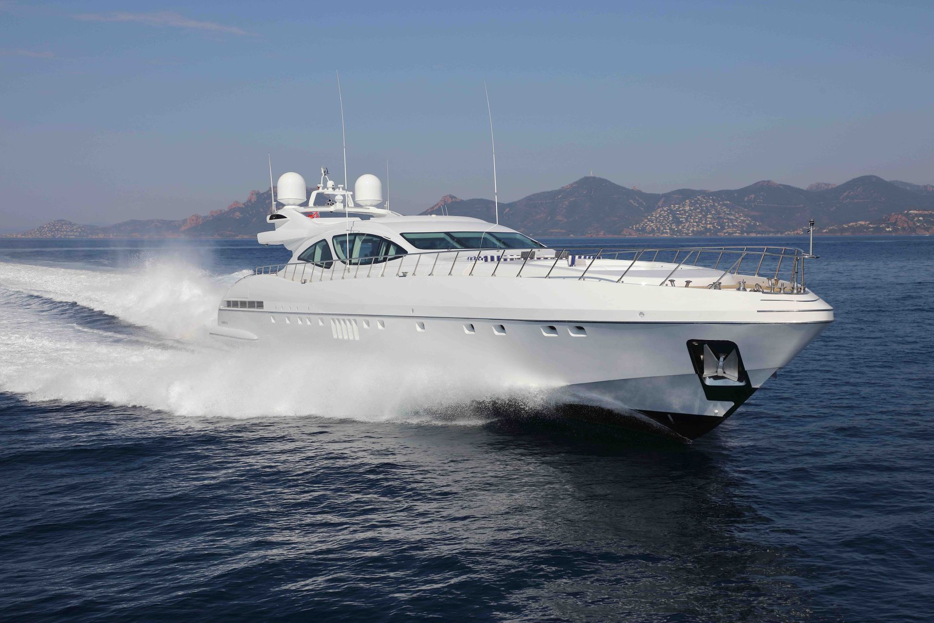 VENI VIDI VICI yacht for charter (Overmarine Group, 39.65m, 2006)